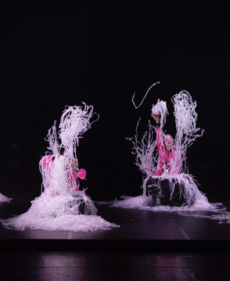 ¿Cómo es un escenario vacío? - The Showroom Mag