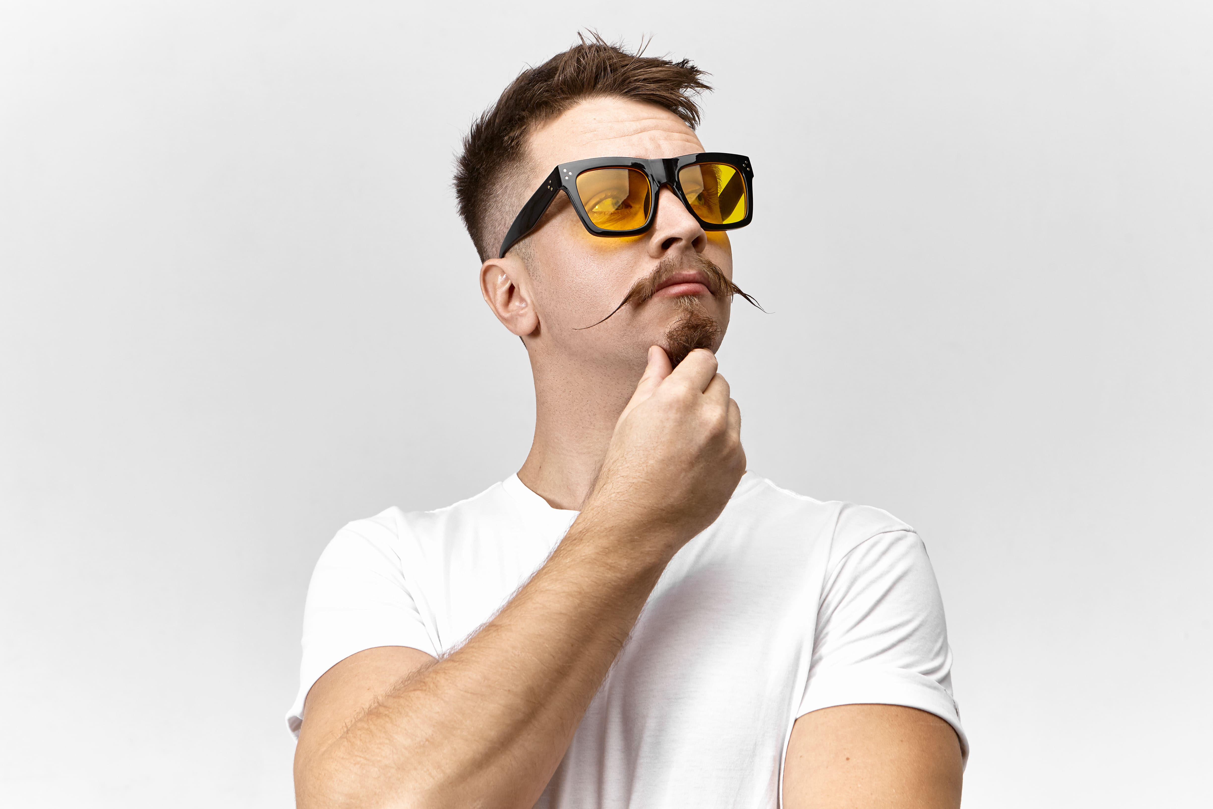 La Orden del Bigote vuelve a tomar las calles - The Showroom Mag