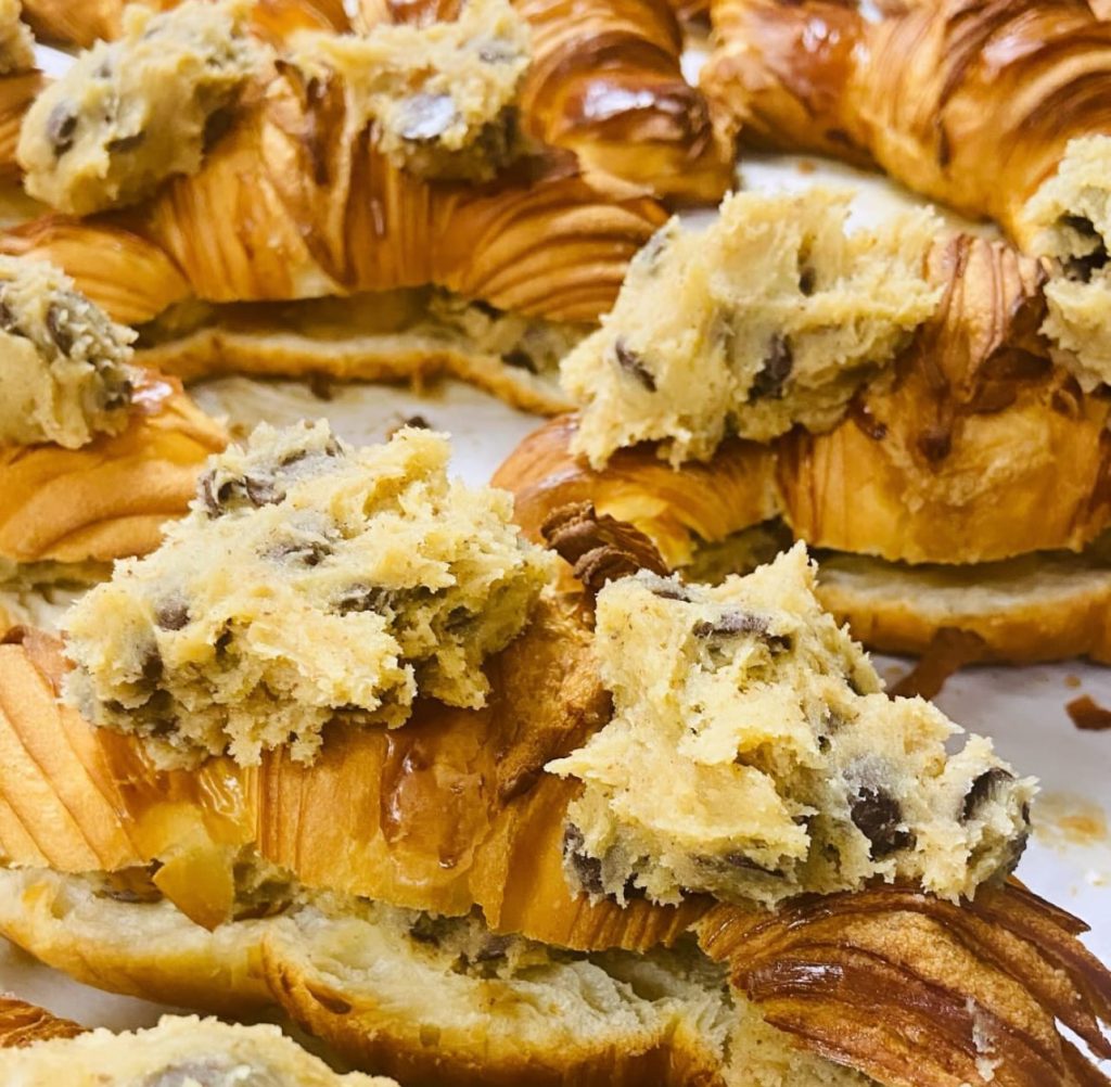 La combinación viral entre el croissant y la cookie - The Showroom Mag